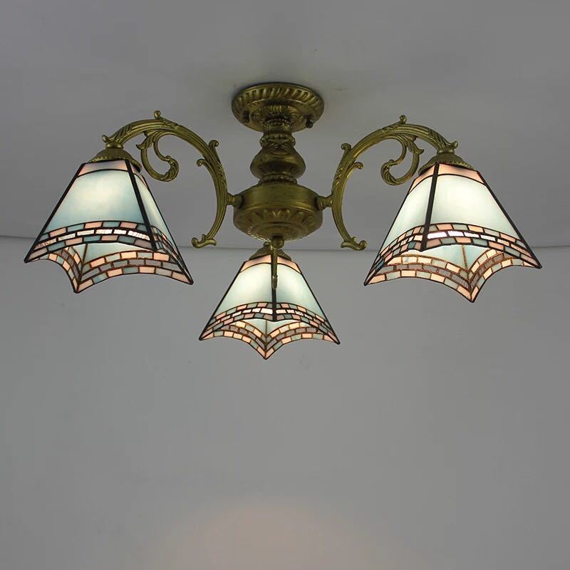 ■個口数：1 （〜60Wまで対応）■E26白熱球、電球型蛍光灯、LED電球使用可能■使用電球：3個（※電球は付属しておりません）本体サイズ：横約60 x 高さ約54 (cm）部品材質：ガラス、金属、合金、樹脂、陶器★サイズの誤差は多少発生し...