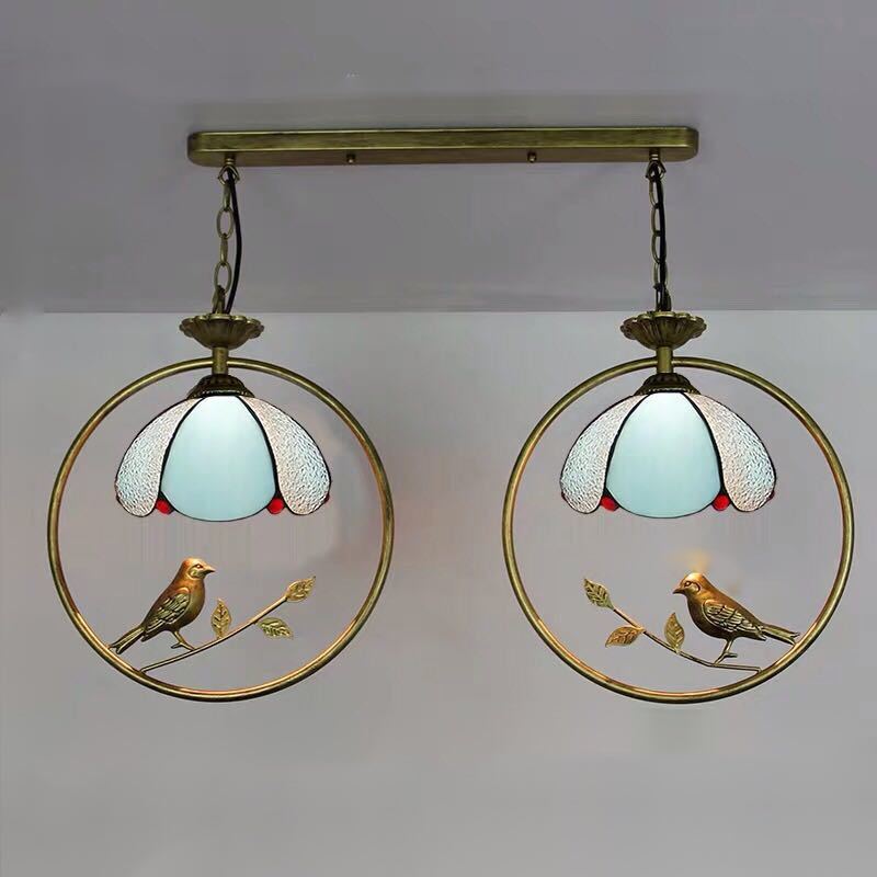 【商品仕様】■個口数：1 （〜60Wまで対応）■E26白熱球、電球型蛍光灯、LED電球使用可能■使用電球：2個（※電球は付属しておりません）本体サイズ：横約82 x 高さ約63 (cm）部品材質：ガラス、金属、合金、樹脂、陶器★サイズの誤差...