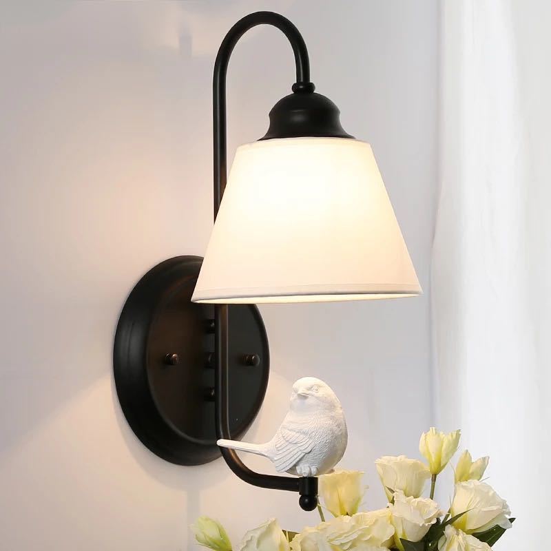 サイズ：幅約25 cm X 高さ約75 cmワット数 ：電球40W×1個（E26)素材：ガラス、樹脂、合金、鉄(電球付きません)★取付工事は電気工事士にご相談してください。★購入後のキャンセルは、ご遠慮ください。★検品のため開封してある場合...