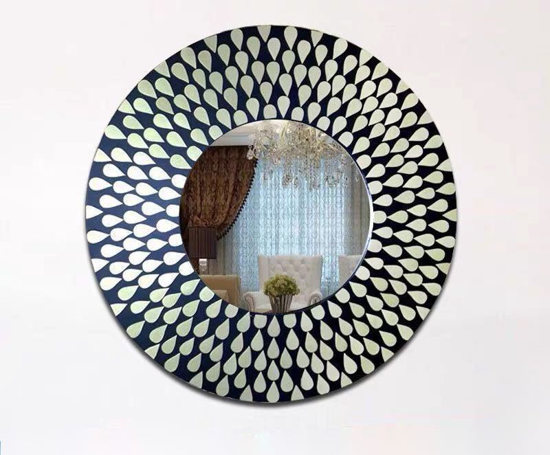 サイズ(cm) ： 幅80 x 高さ80材質 ： ミラー、樹脂、木、他重さ：4.5kg★複数ご注文の場合やお急ぎの場合は必ず事前に納期のお質問をお願いいたします。＊＊＊＊＊＊＊＊＊＊＊＊＊＊＊＊＊＊注意事項1、プロの職人さんによる手造りのた...