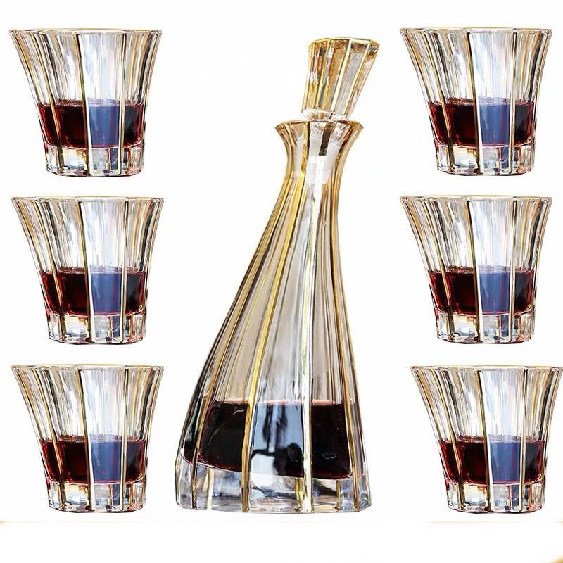 【商品仕様】■個口数：デカンタ一つとグラス六個■容量デカンタ:(840ml )グラス:(256ml)　　　　※サイズの誤差は多少発生します。ご了承下さい。★購入後のキャンセルは、ご遠慮ください。★検品のため開封してある場合があります。★複数...