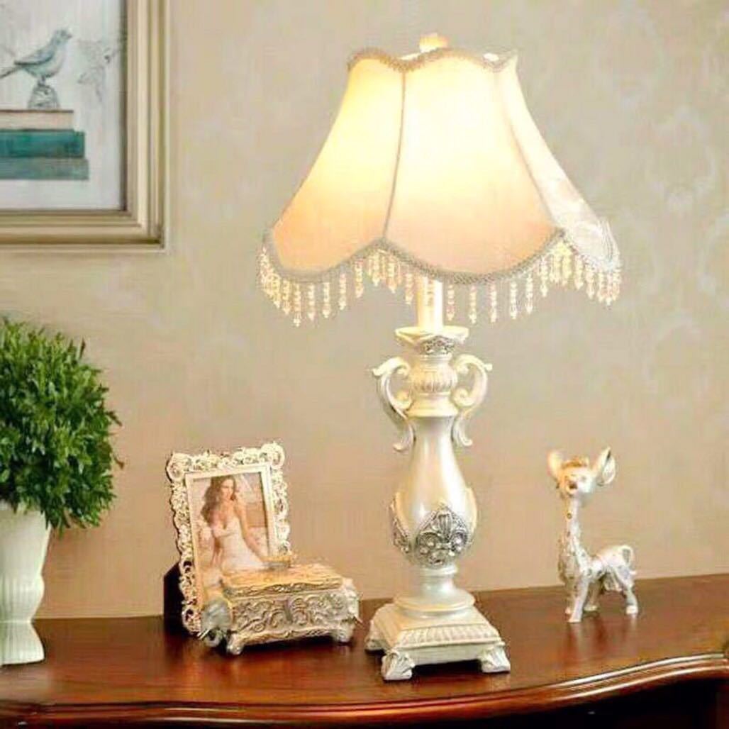 【商品仕様】■個口数：1 （〜40Wまで対応）■E26白熱球、電球型蛍光灯、LED電球使用可能■使用電球：1個（※電球は付属しておりません）■商品外寸：幅約36 x 高さ約65 (cm)※サイズの誤差は多少発生します。ご了承下さい。★在庫は...