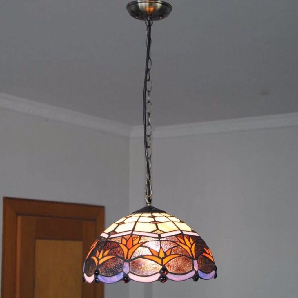 美しいガラスはどこから見ても華やかで美しい。繊細な造りの素敵なステンドランプ消灯時も素敵なインテリアになりますねサイズ ：約 幅30 x 長さ80 (cm)ワット数 ：　電球60W×1個（E26）素材：ガラス、樹脂、合金、鉄★取付工事は電気...