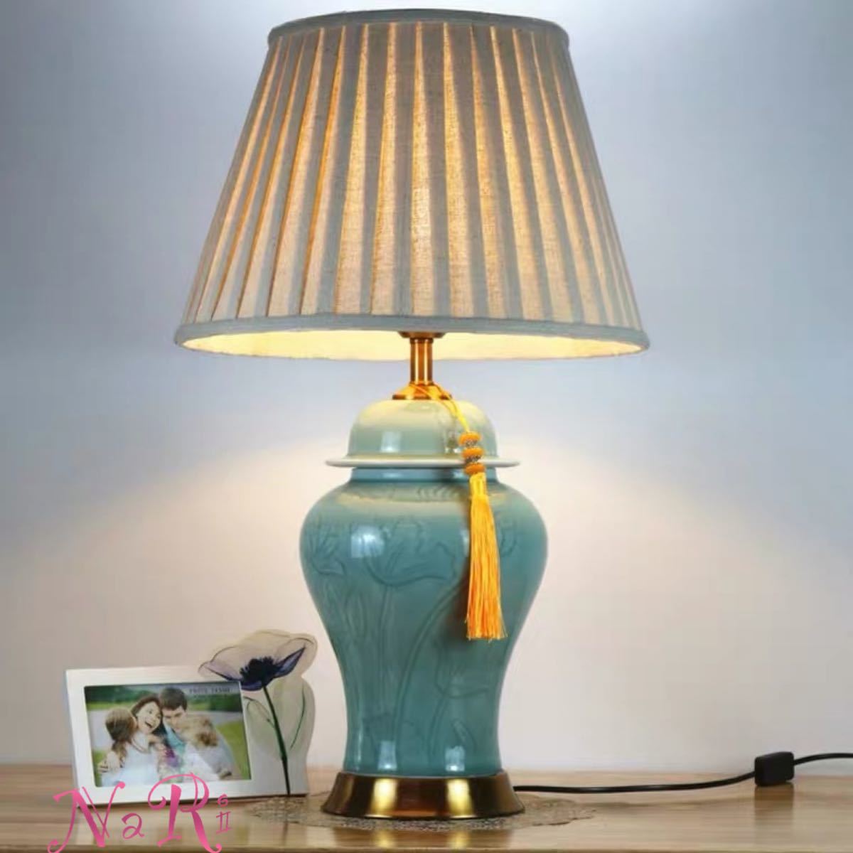 【商品仕様】■個口数：1 （〜40Wまで対応）■E26白熱球、電球型蛍光灯、LED電球使用可能■使用電球：1個（※電球は付属しておりません）■商品外寸：幅約40 ×高さ約68 (cm)※サイズの誤差は多少発生します。ご了承下さい。★在庫は日...