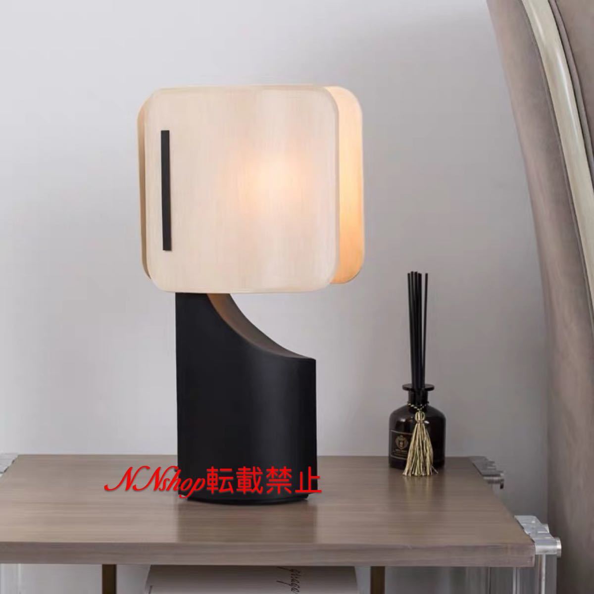 【商品仕様】■個口数：1 （〜40Wまで対応）■E26白熱球、電球型蛍光灯、LED電球使用可能■使用電球：1個（※電球は付属しておりません）■商品外寸：幅約28 x 高さ約52(cm)※サイズの誤差は多少発生します。ご了承下さい。★購入後の...