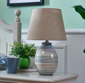【商品仕様】■（〜40Wまで対応）■E26白熱球、電球型蛍光灯、LED電球使用可能■使用電球：1個（※電球は付属しておりません）■商品外寸：幅約25 x 高さ約42 （cm)※サイズの誤差は多少発生します。ご了承下さい。★購入後のキャンセル...