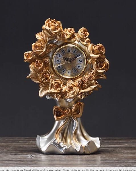 品格のあるインテリア空間をお求めの方にお薦めします。結婚、新築のお祝いにも最高デ〜スヨーロッパ風スタイルの重厚さとクラシックさが感じられる洗練されて製作された置時計です。豪華で独特なデザインに仕上げ、個性のある空間を演出したい方におすすめの...