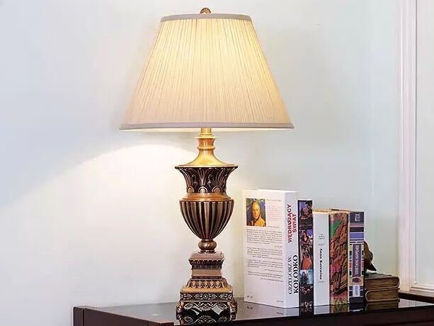 【商品仕様】■個口数：1 （〜40Wまで対応）■E26白熱球、電球型蛍光灯、LED電球使用可能■使用電球：1個（※電球は付属しておりません）■商品外寸：幅約40 x 高さ約71 (cm)※サイズの誤差は多少発生します。ご了承下さい。★購入後...