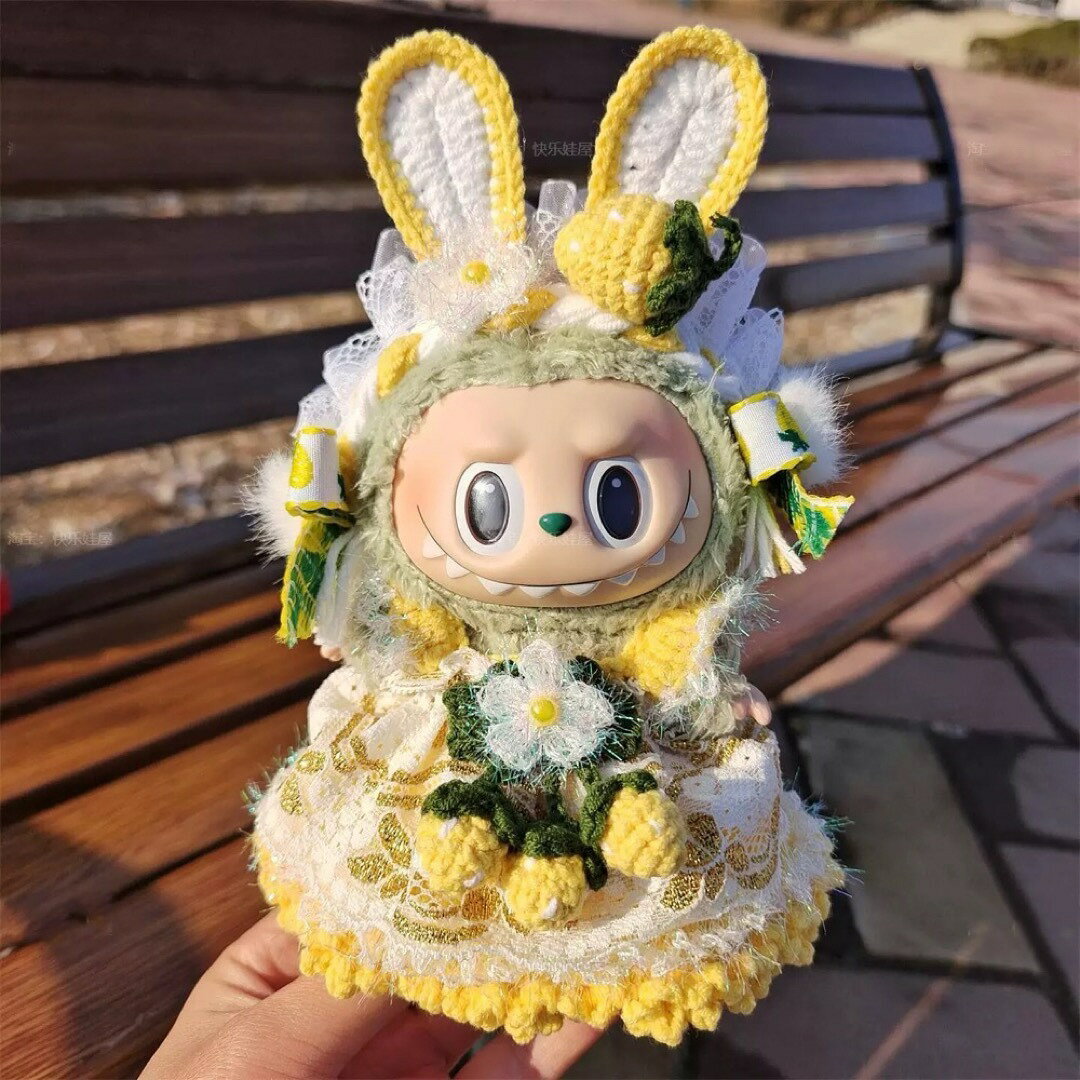 商品説明 POPMARTポップマートLABUBUラブブ商品は着替えのみ、labubu本体を付いてないです。ぬいぐるみは付属しておりません。セット内容1、頭飾り2、ワンピース※丁寧にお作りしていますが、素人ハンドメイド品の為縫い目のズレ、歪み...