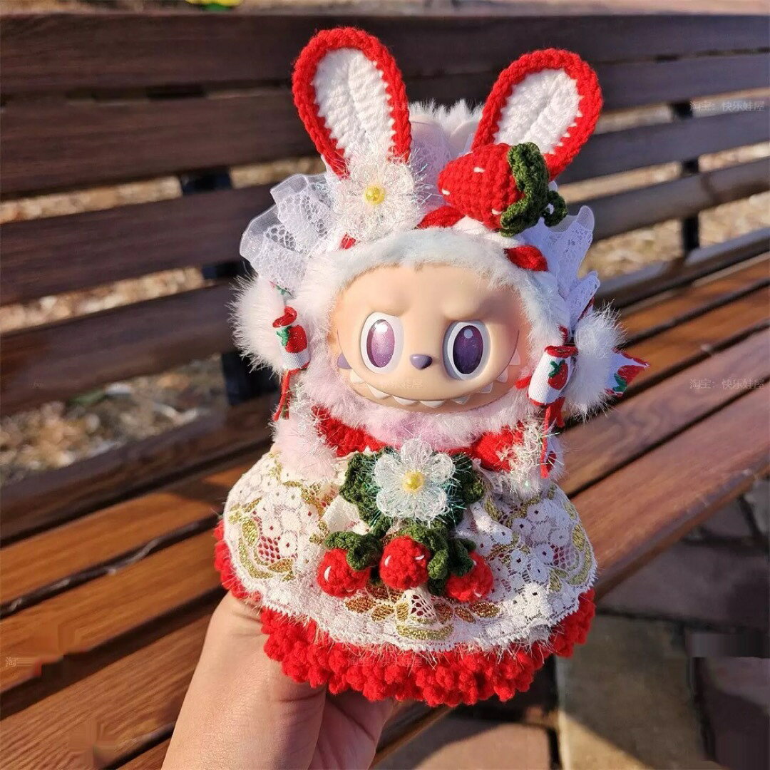 商品説明 POPMARTポップマートLABUBUラブブ商品は着替えのみ、labubu本体を付いてないです。ぬいぐるみは付属しておりません。セット内容1、頭飾り2、ワンピース※丁寧にお作りしていますが、素人ハンドメイド品の為縫い目のズレ、歪み...