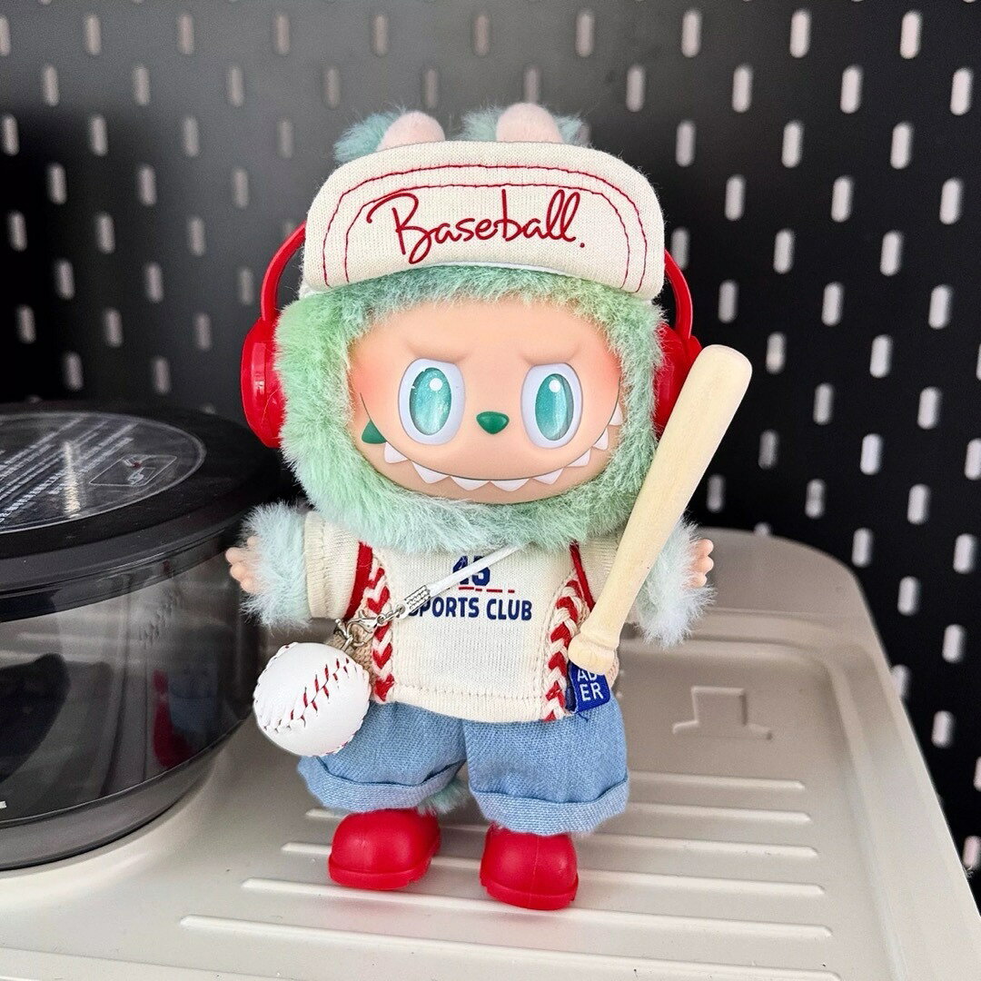 商品説明 POPMARTポップマートLABUBUラブブ商品は着替えのみ、labubu本体を付いてないです。ぬいぐるみは付属しておりません。セット内容1帽子2トップス3パンツ4ボール5バット6ミニヘッドホン（赤）7靴（赤）※人形本体は含まれて...