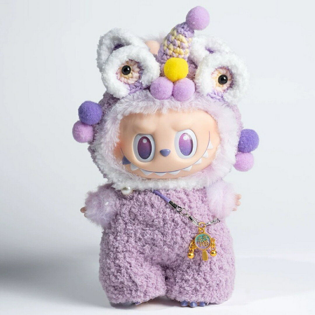 商品説明 POPMARTポップマートLABUBUラブブ商品は着替えのみ、labubu本体を付いてないです。ぬいぐるみは付属しておりません。セット内容1、服2、掛け物3、頭飾り※丁寧にお作りしていますが、素人ハンドメイド品の為縫い目のズレ、歪...
