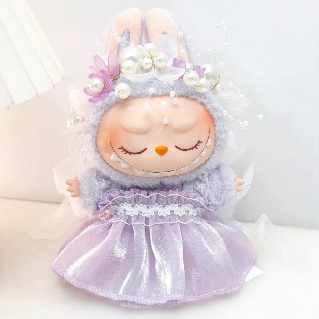 商品説明 POPMARTポップマートLABUBUラブブ商品は着替えのみ、labubu本体を付いてないです。ぬいぐるみは付属しておりません。セット内容1、頭飾り2、ワンピース※丁寧にお作りしていますが、素人ハンドメイド品の為縫い目のズレ、歪み...