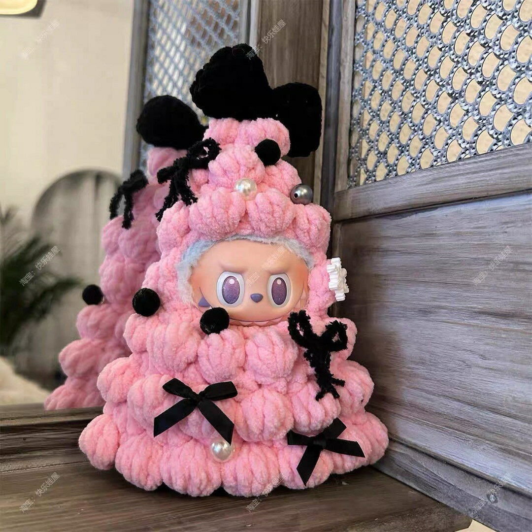 商品説明 POPMARTポップマートLABUBUラブブ商品は着替えのみ、labubu本体を付いてないです。ぬいぐるみは付属しておりません。セット内容・クリスマスツリー風服※人形本体は付属しません※丁寧にお作りしていますが、素人ハンドメイド品...