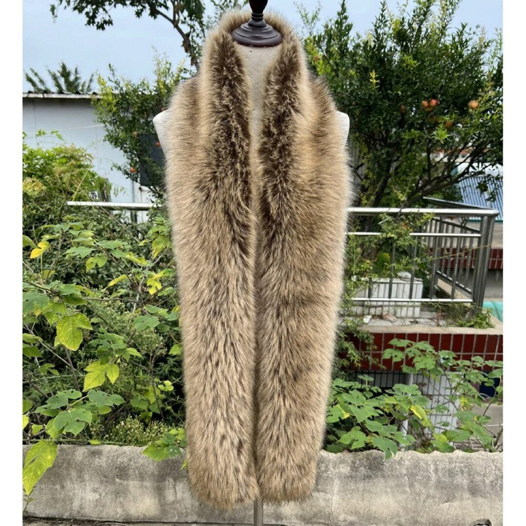 商品説明 素材：フェイクファーサイズ：長さ約180cm幅約15cm※平置き採寸のため、若干の誤差が生じる場合がございます。注意事項1丶ご利用のPC環境により、実際の商品と色が異なる場合がございます。予めご了承ください。2丶新品未使用品ですが...