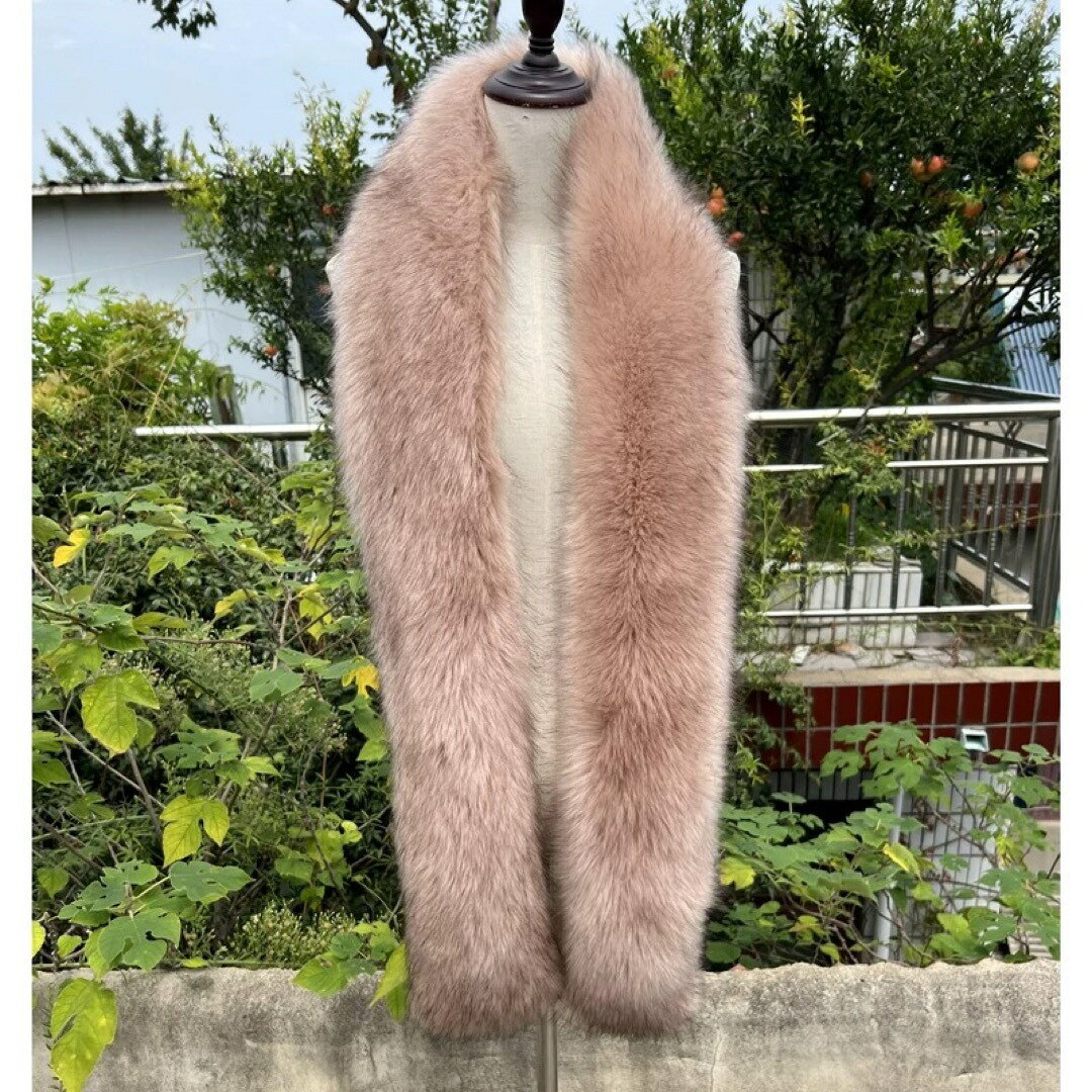 商品説明 素材：フェイクファーサイズ：長さ約180cm幅約15cm※平置き採寸のため、若干の誤差が生じる場合がございます。注意事項1丶ご利用のPC環境により、実際の商品と色が異なる場合がございます。予めご了承ください。2丶新品未使用品ですが...