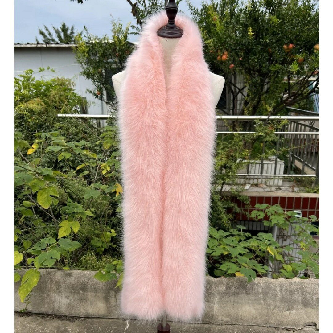 商品説明 素材：フェイクファーサイズ：長さ約180cm幅約15cm※平置き採寸のため、若干の誤差が生じる場合がございます。注意事項1丶ご利用のPC環境により、実際の商品と色が異なる場合がございます。予めご了承ください。2丶新品未使用品ですが...