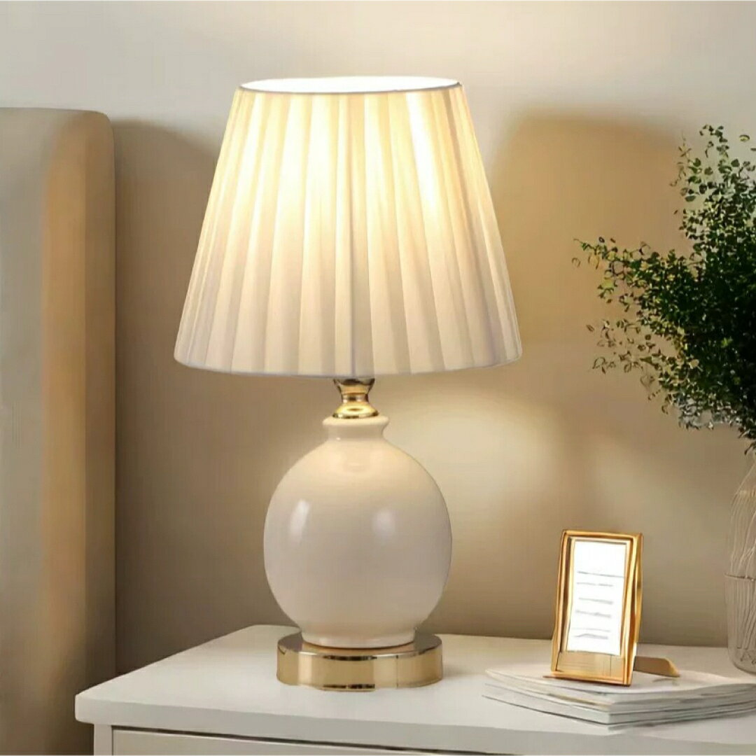商品説明 【商品仕様】■個口数：1（〜40Wまで対応）■E27白熱球、電球型蛍光灯、LED電球使用可能■使用電球：1個（※電球は付属しておりません）サイズ：幅約25cm×高さ約43cm素材：合金、陶器、布☆☆★★★★★★★★★★★★★☆☆◆...