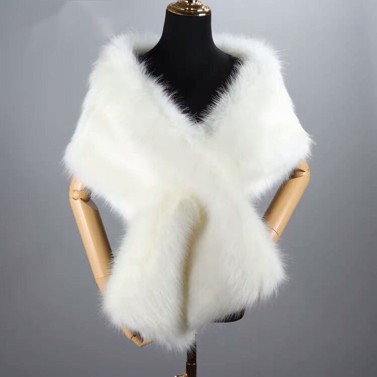 商品詳細★ 新品サイズ：22x160 (cm)素材：フェイクファー★在庫は日々変動しておりますので万が一売り切れの場合は注文をキャンセルさせて頂く場合がございます。お早めにご注文お願い致します。★購入後のキャンセルは、ご遠慮ください。★検品...