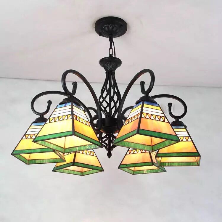 【商品仕様】■個口数：1 （〜60Wまで対応）■E26白熱球、電球型蛍光灯、LED電球使用可能■使用電球：6個（※電球は付属しておりません）本体サイズ：横約66 x 高さ約80 (cm）★取付工事は電気工事士にご相談してください。★購入後の...