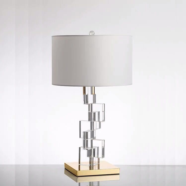 【商品仕様】■個口数：1 （〜40Wまで対応）■E26白熱球、電球型蛍光灯、LED電球使用可能■使用電球：1個（※電球は付属しておりません）■商品外寸：幅約40x 高さ約68(cm)※サイズの誤差は多少発生します。ご了承下さい。★在庫は日々...