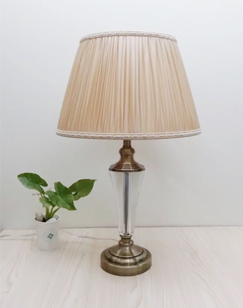 【商品仕様】■個口数：1 （〜40Wまで対応）■E26白熱球、電球型蛍光灯、LED電球使用可能■使用電球：1個（※電球は付属しておりません）石【商品サイズ（単位約mm）】■商品外寸：幅約33x 高さ約53 (cm)※サイズの誤差は多少発生し...