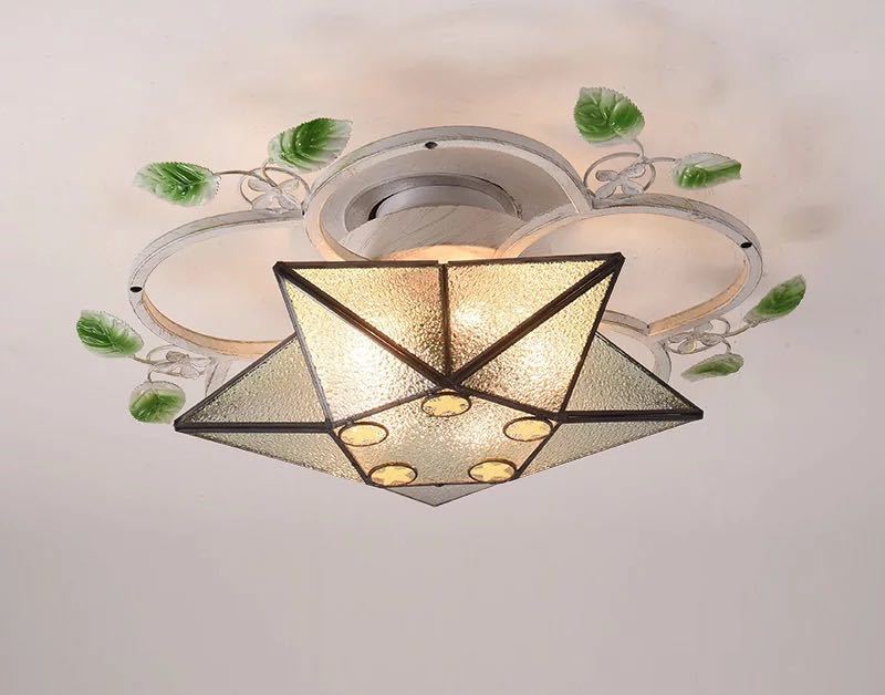 サイズ ：約 幅60 x 高さ38（cm）ワット数 ： 電球40W〜60W×5個（E26）（電球付きません）素材：ガラス、樹脂、合金、鉄★取付工事は電気工事士にご相談してください。★購入後のキャンセルは、ご遠慮ください。★検品のため開封して...