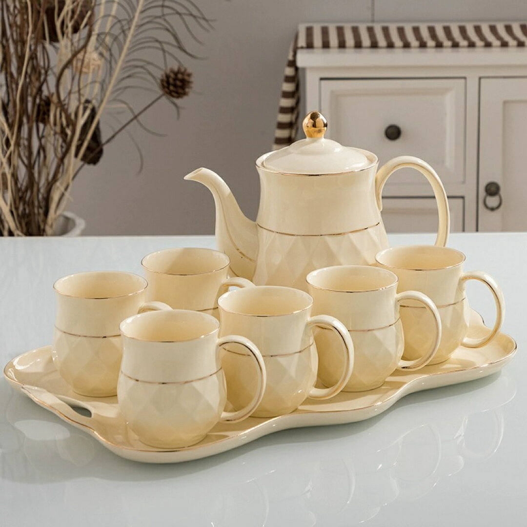 商品説明 材質:陶器&nbsp;セット内容:カップx6点ティーポットx1点スプーンx6点トレーx1点☆☆★★★★★★★★★★★★★☆☆◆お客様のご覧になっているモニター等により多少色が異なる場合がございます。あらかじめご了承ください。◆複数...