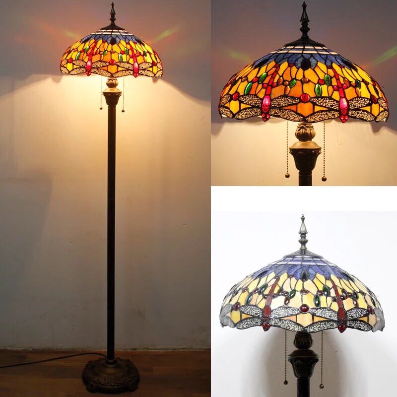 美しいガラスはどこから見ても華やかで美しい。繊細な造りの素敵なステンドランプ消灯時も素敵なインテリアになりますねサイズ ：幅約40x高さ約165cmワット数 ：60w x 2 (口金 E26）コードの長さ: 150cm素材：ガラス、樹脂、合...