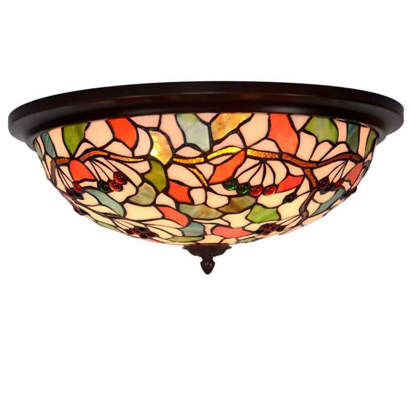 美しいガラスはどこから見ても華やかで美しい。繊細な造りの素敵なステンドランプ消灯時も素敵なインテリアになりますねサイズ ：約 直径46cm x高さ約20cmワット数 ：　電球40W×3個（E26）素材：ガラス、樹脂、合金、鉄■E26白熱球、...