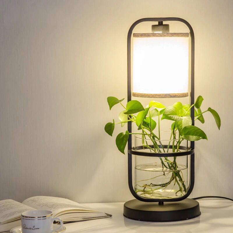 【商品仕様】■個口数：1 （〜40Wまで対応）■E26白熱球、電球型蛍光灯、LED電球使用可能■使用電球：1個（※電球は付属しておりません）■商品外寸：幅約20 x 高さ約52 (cm)※サイズの誤差は多少発生します。ご了承下さい。葉つきま...