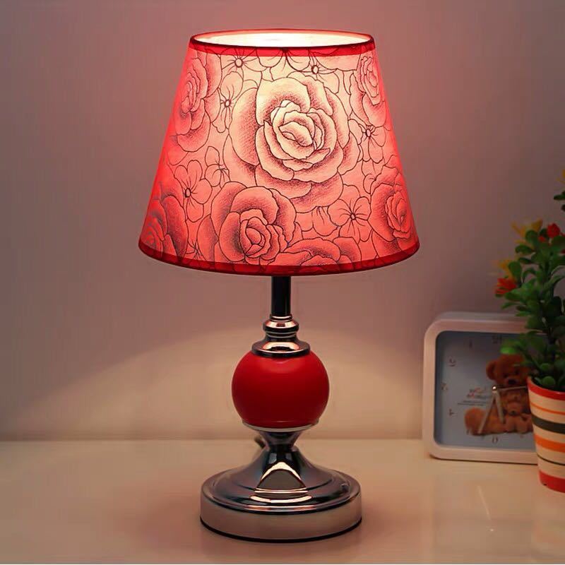 【商品仕様】■個口数：1 （〜60 Wまで対応）■E26白熱球、電球型蛍光灯、LED電球使用可能■使用電球：1個（※電球は付属しておりません）■商品外寸：幅約22 ×高さ約40 (cm)※サイズの誤差は多少発生します。ご了承下さい。★在庫は...