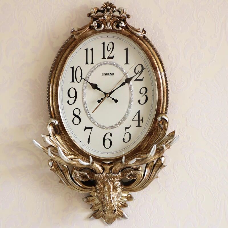 品格のあるインテリア空間をお求めの方にお薦めします。結婚、新築のお祝いにも最高デ〜スヨーロッパ風スタイルの重厚さとクラシックさが感じられる洗練されて製作された掛け時計です。豪華で独特なデザインに仕上げ、個性のある空間を演出したい方におすすめ...