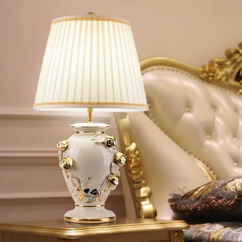 【商品仕様】■個口数：1 （〜40Wまで対応）■E26白熱球、電球型蛍光灯、LED電球使用可能■使用電球：1個（※電球は付属しておりません）■商品外寸：幅約41 × 高さ約74 (cm)※サイズの誤差は多少発生します。ご了承下さい。★購入後...