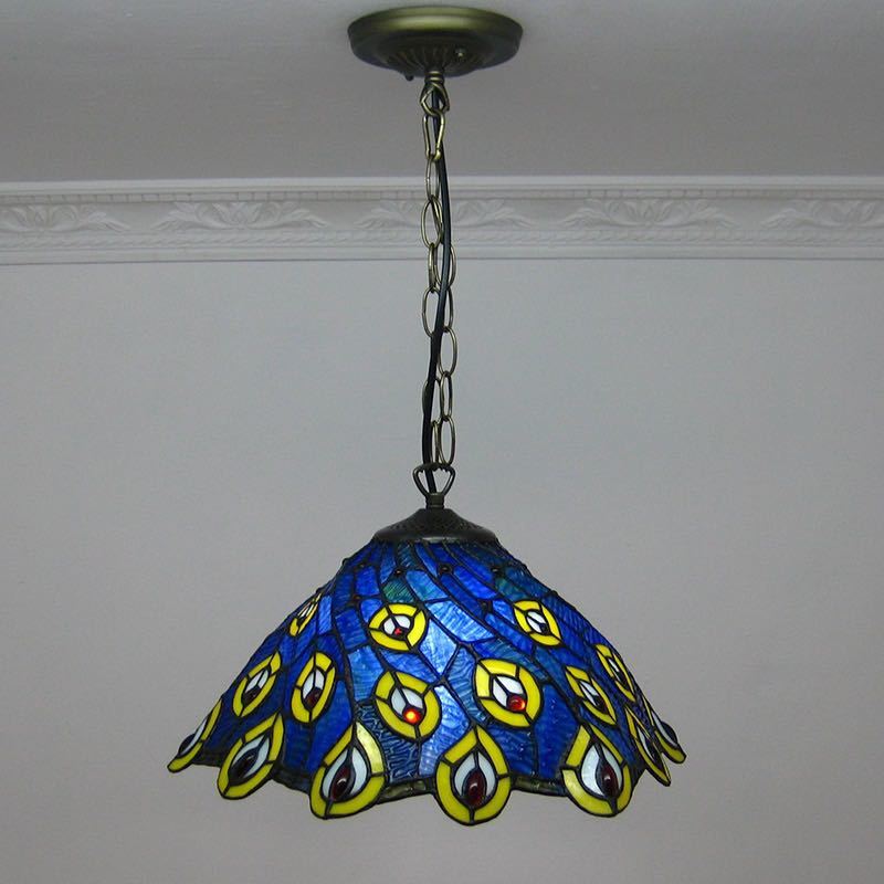 美しいガラスはどこから見ても華やかで美しい。繊細な造りの素敵なステンドランプ消灯時も素敵なインテリアになりますねサイズ ：約 直径38 x 高80 (cm）ワット数 ：　電球40W×1個（E26）*電球付きません*素材：ガラス、樹脂、合金、...