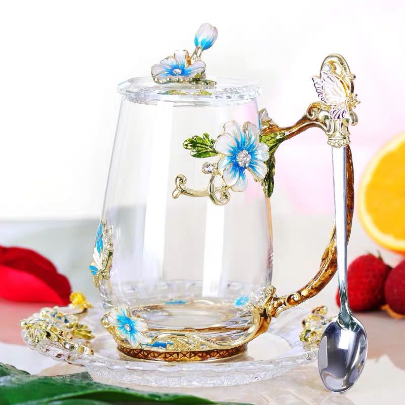 カップx1点(350ml）スプーンx1点蓋x1点ソーサーx1点★購入後のキャンセルは、ご遠慮ください。★検品のため開封してある場合があります。★複数ご注文の場合やお急ぎの場合は必ず事前に納期のお質問をお願いいたします。＊＊＊＊＊＊＊＊＊＊＊...