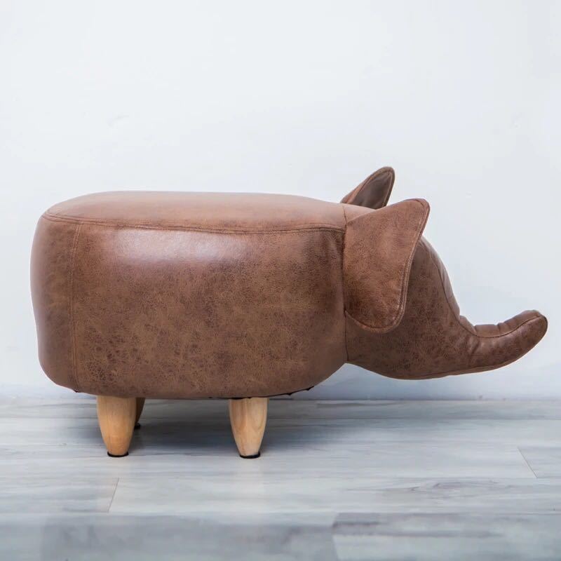 脚には床を傷つけないように保護フェルトを施しているので、どこでも気軽に使えます。サイズ：66x36x33cm※ 手作りにつき多少の個体差が発生することがあります。◆色：写真1◆素材: PU皮革、木注意事項1、ご利用のPC環境により、実際の商...