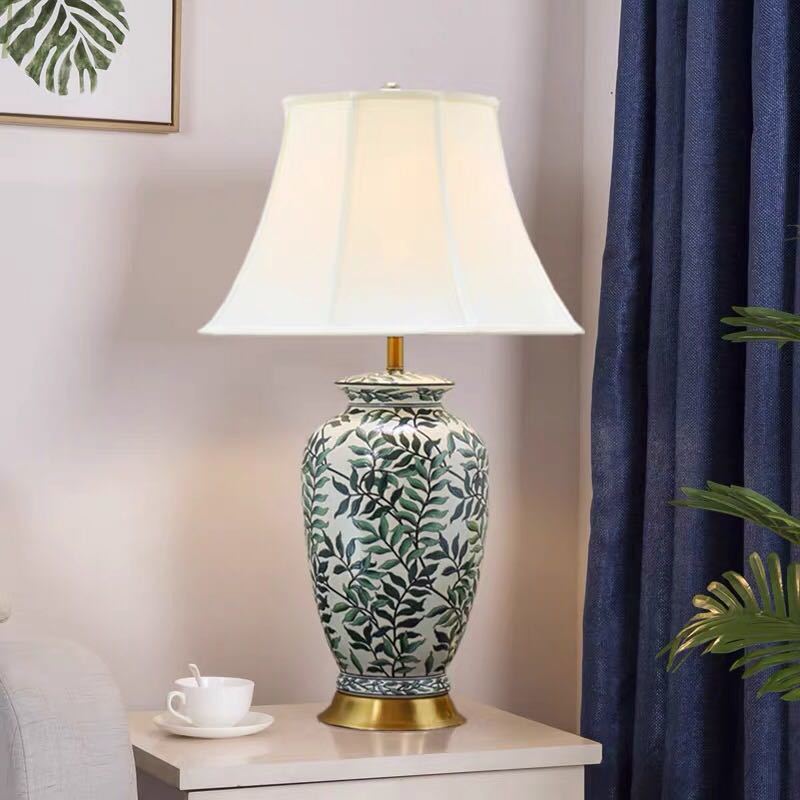 【商品仕様】■個口数：1 （〜40Wまで対応）■E26白熱球、電球型蛍光灯、LED電球使用可能■使用電球：1個（※電球は付属しておりません）■商品外寸：幅約42 x 高さ約72 (cm)※サイズの誤差は多少発生します。ご了承下さい。★購入後...