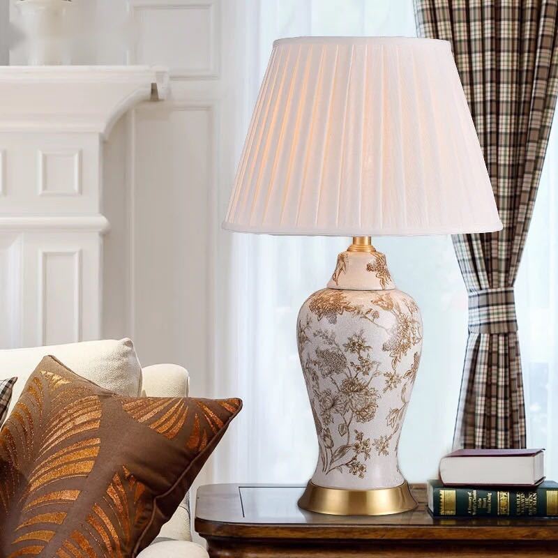 【商品仕様】■個口数：1 （〜40Wまで対応）■E26白熱球、電球型蛍光灯、LED電球使用可能■使用電球：1個（※電球は付属しておりません■商品外寸：幅約40×高さ約68 (cm)※サイズの誤差は多少発生します。ご了承下さい。★購入後のキャ...