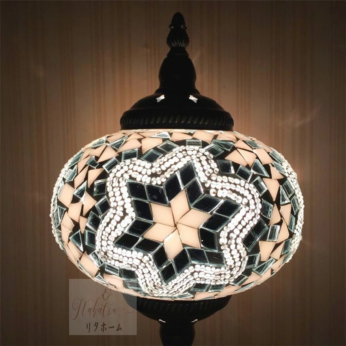 高級感溢れる トルコ風　ステンドグラス　テーブルランプ　照明卓上スタンド 手作り 卓上スタンド 状態：新品未使用サイズ：幅32x高さ50ランプシェードの直径: 18CM素材：ガラス、鉄電球仕様：E14ネジ式コネクターLED 5W電球、普通の...