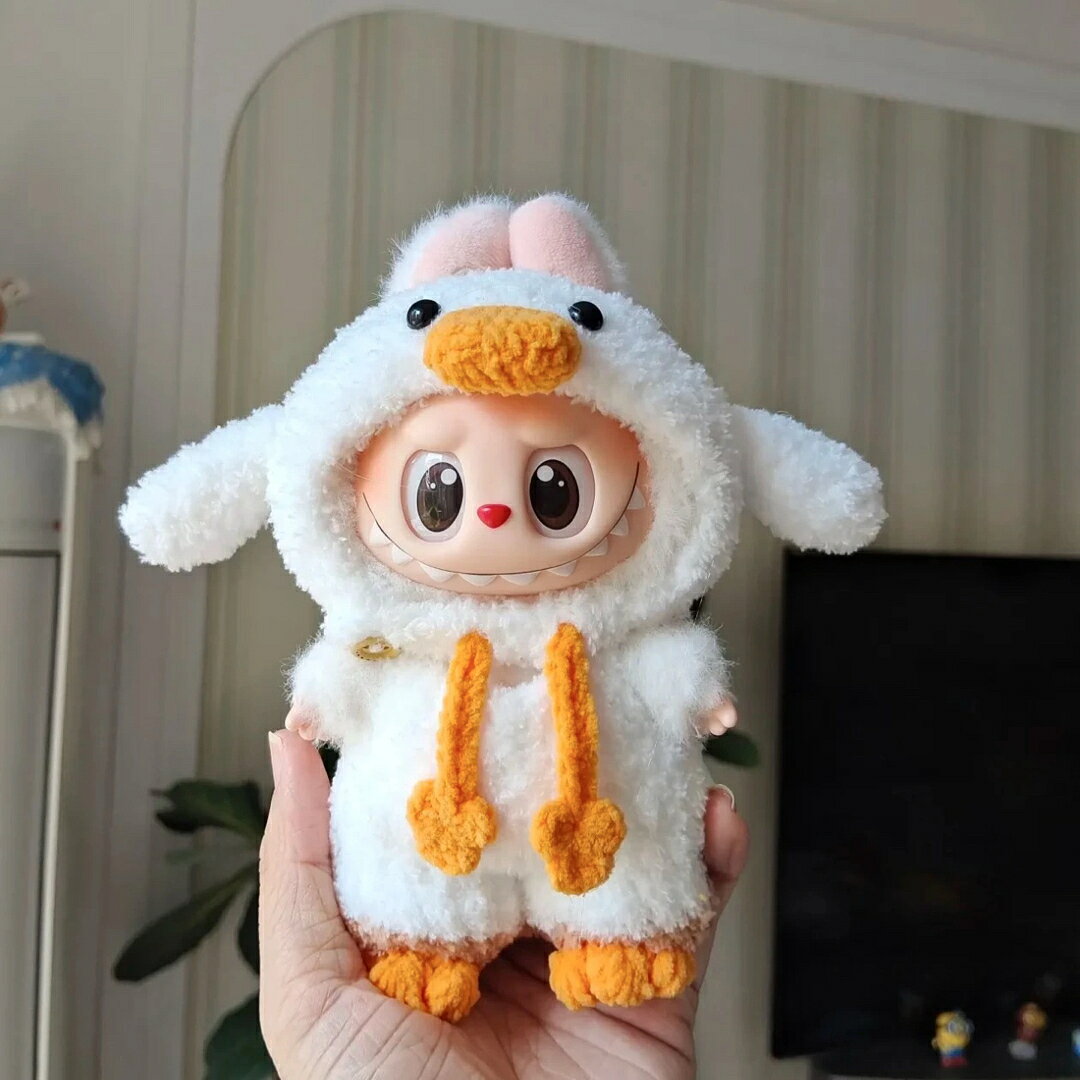 商品説明 POPMARTポップマート&nbsp;LABUBU&nbsp;ラブブ商品は着替えのみ、labubu本体を付いてないです。セット内容☆頭飾り☆服※丁寧にお作りしていますが、素人ハンドメイド品の為縫い目のズレ、歪み、よれ等がある場合が...