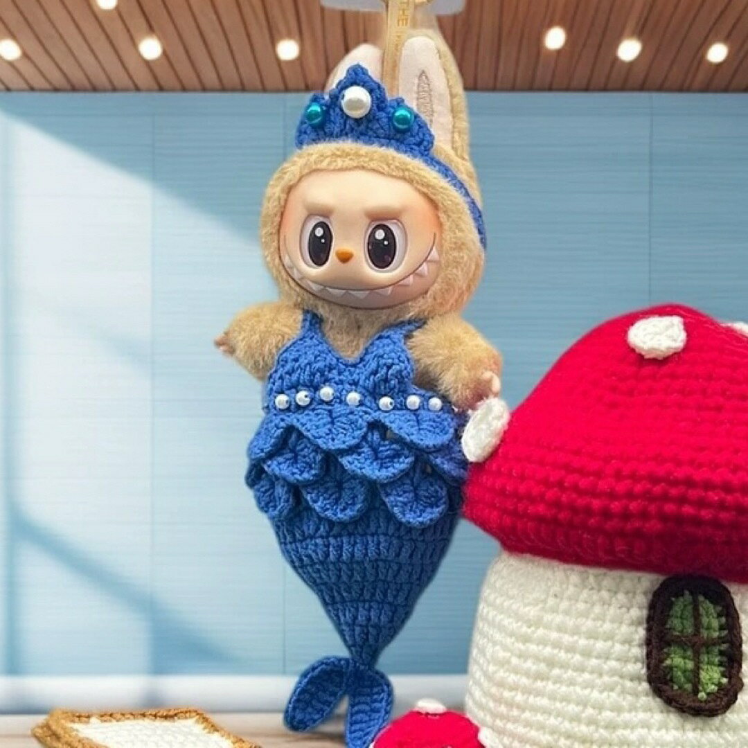 商品説明 POPMARTポップマート&nbsp;LABUBU&nbsp;ラブブ商品は着替えのみ、labubu本体を付いてないです。ラブブ（Labubu）ぬいぐるみ専用の可愛らしい人魚姫コスチュームが登場！すべて手編みで作られたニット製のドー...