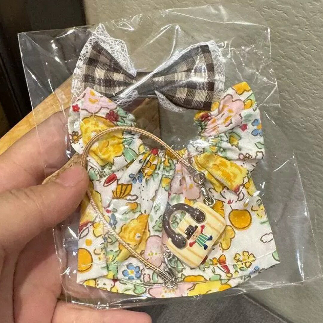 商品説明 POPMARTポップマート&nbsp;LABUBU&nbsp;ラブブ商品は着替えのみ、labubu本体を付いてないです。人形は含まれません。セット内容☆&nbsp;リボン☆&nbsp;服☆バッグ※丁寧にお作りしていますが、素人ハン...