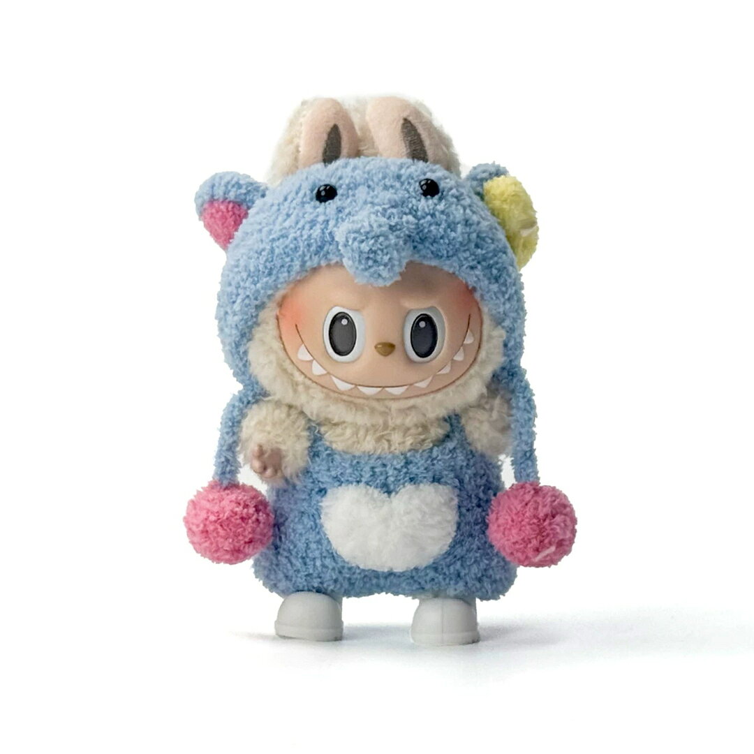 商品説明 POPMARTポップマート&nbsp;LABUBU&nbsp;ラブブ商品は着替えのみ、labubu本体を付いてないです。ふわふわのブルーカラーにピンクのポンポン付き、耳とキュートな表情デザインでとても可愛らしい一品。背面にはリング...