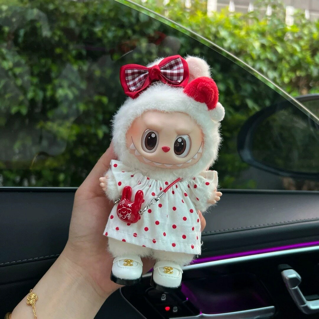 商品説明 POPMARTポップマート&nbsp;LABUBU&nbsp;ラブブ商品は着替えのみ、labubu本体を付いてないです。人形は含まれません。セット内容☆&nbsp;頭飾り☆服☆バッグ※丁寧にお作りしていますが、素人ハンドメイド品の...