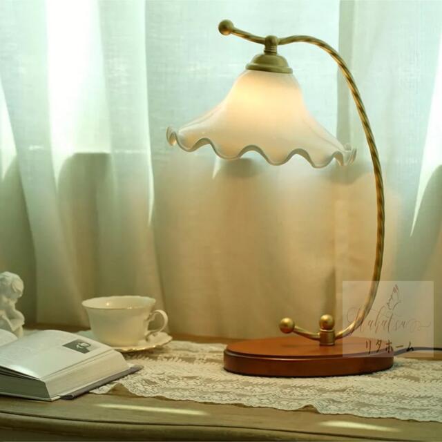 商品説明 【商品仕様】■個口数：1 （〜40Wまで対応）■E26白熱球、電球型蛍光灯、LED電球使用可能■使用電球：1個（※電球は付属しております）■商品外寸：幅約23、×高さ約43.5 (cm)☆☆★★★★★★★★★★★★★☆☆◆お客様の...