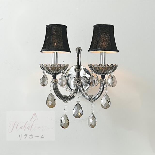 商品説明 サイズ：幅約32cmx高さ40cmワット数 ：電球40W×2個（E12)素材：ステンドグラス、樹脂、合金、鉄使用可能電球:LED電球、白熱球、電球型蛍光灯等★取付方法：電源直結タイプです、裏側に電線の結線がございます。照明器具は天...