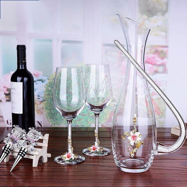商品説明 サイズ：口径 7cm高さ 24.5cm2点グラス（450ml)1点ワインディキャンタ(1500ml)ワインストッパーx2点☆☆★★★★★★★★★★★★★☆☆◆お客様のご覧になっているモニター等により多少色が異なる場合がございます。...