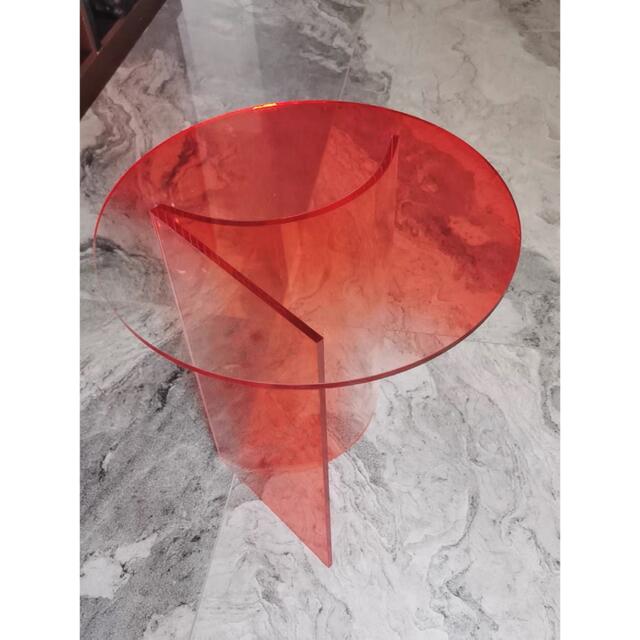 商品説明 ガラスより軽くて丈夫な高級感のあるアクリル素材を使用しました。透明感が上質で高級感のある雰囲気に引き立てます。お部屋を広く感じさせてくれます。【商品仕様】本体寸法：幅45&nbsp;x&nbsp;奥行45&nbsp;×高さ55cm...