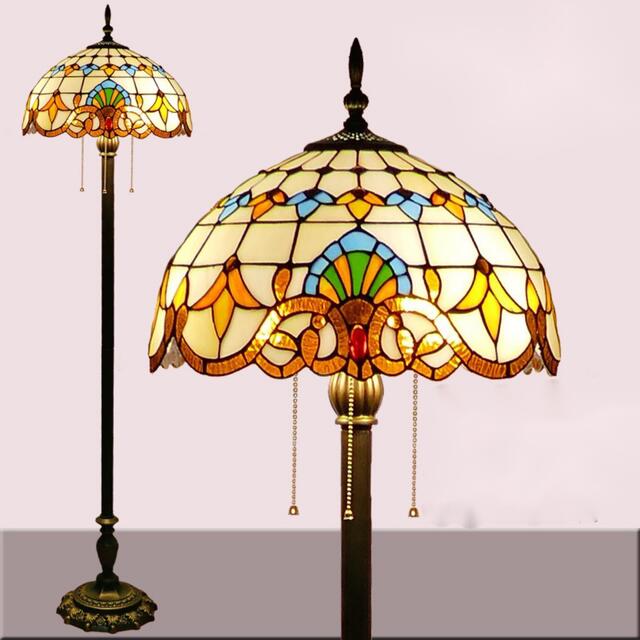 商品説明 美しいガラスはどこから見ても華やかで美しい。繊細な造りの素敵なステンドランプ消灯時も素敵なインテリアになりますねサイズ&nbsp;：幅40&nbsp;x高さ158cmワット数&nbsp;：40w&nbsp;x&nbsp;3（口金&...